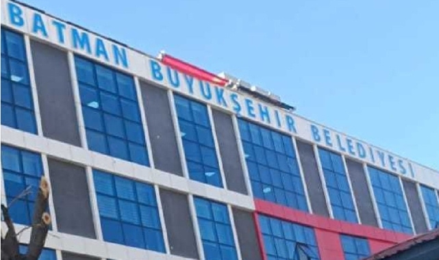 Batman Belediyesi'nde 'büyükşehir' tabelası karmaşası - Gündem - www ...